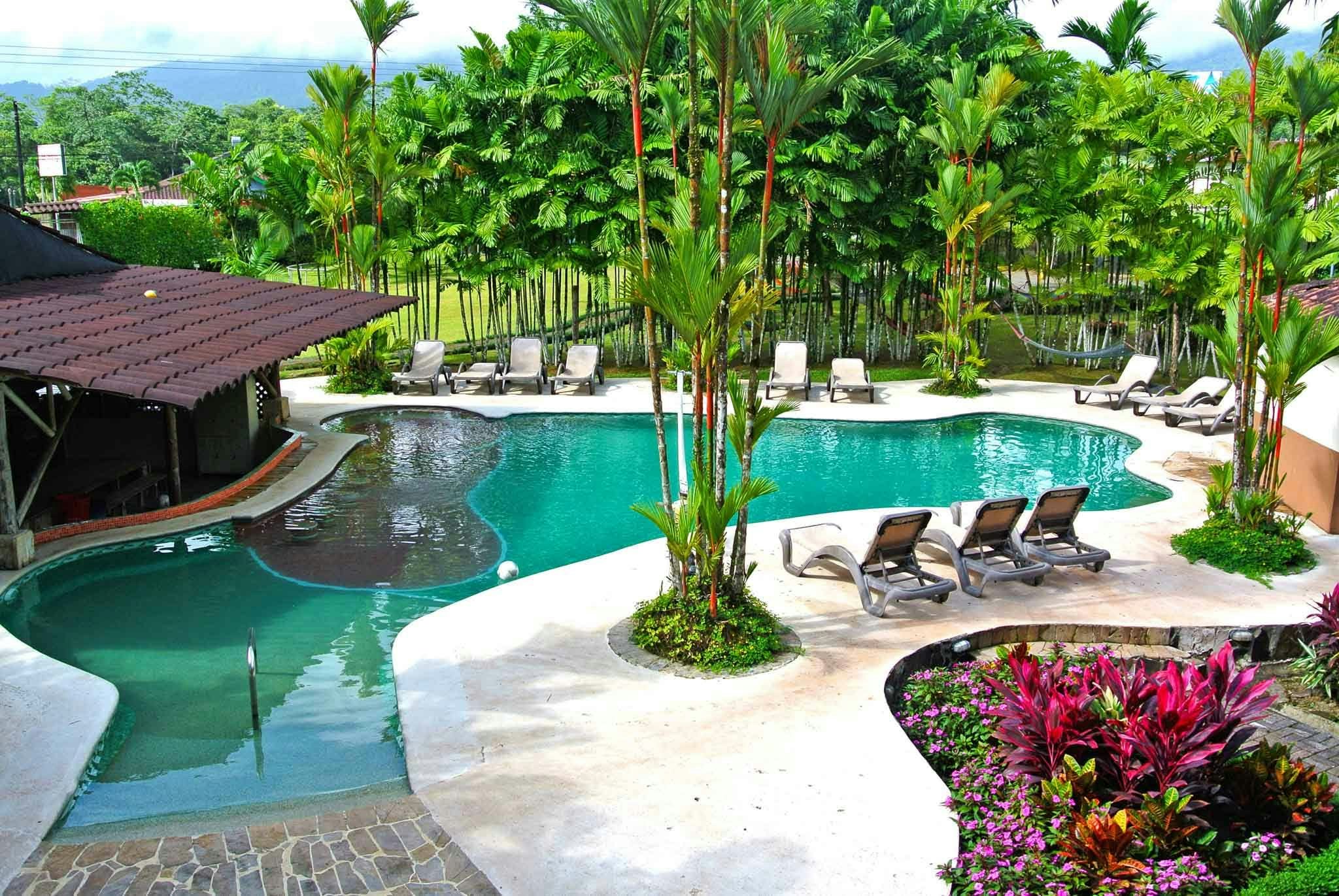 Costa Rica: Pura Vida Service | Rustic Pathways