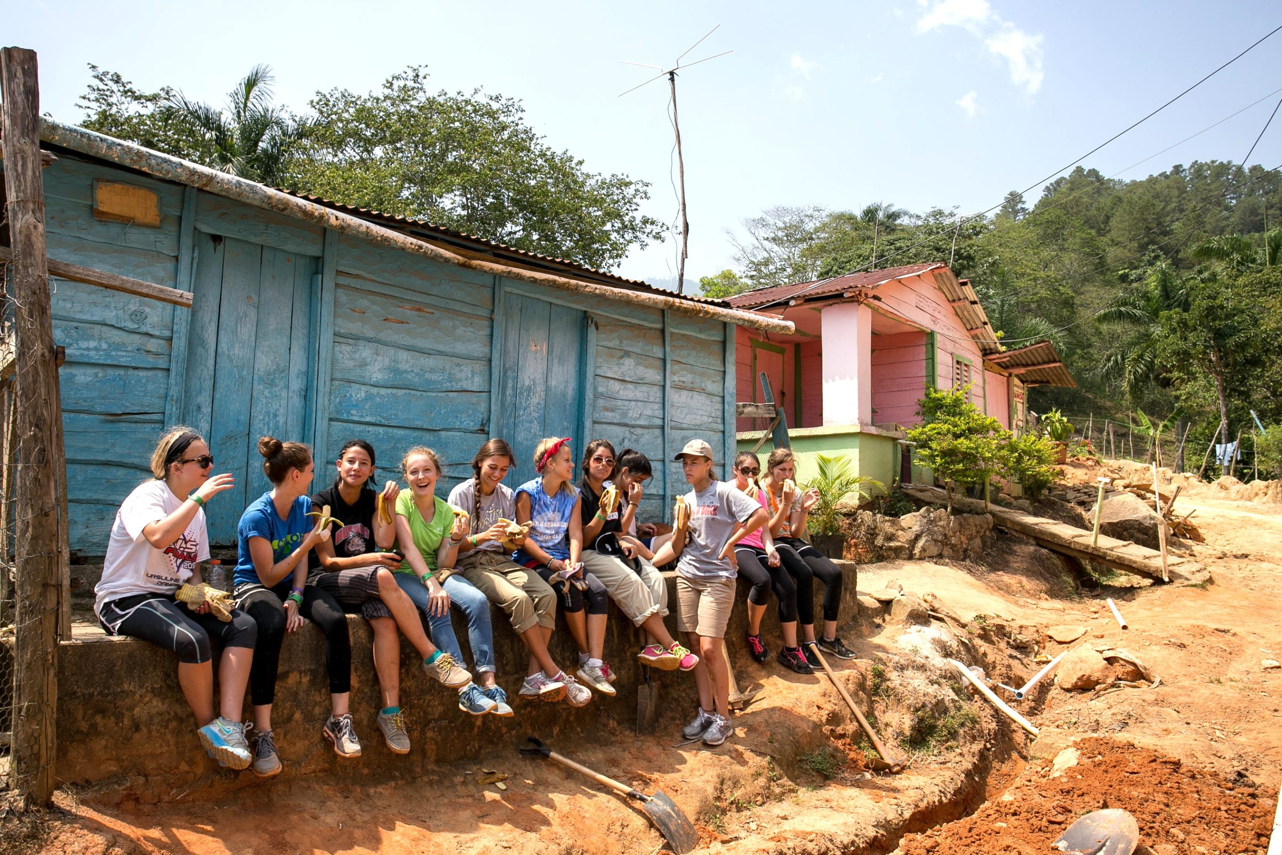 Choosing Teen Travel Programs: How to Compare Top-Rated 2025 Options | Rustic Pathways